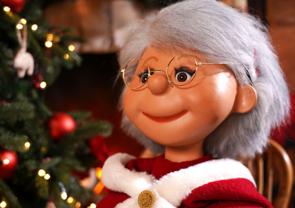 Animatronic Christmas Figures & Themed Displays- Création Group